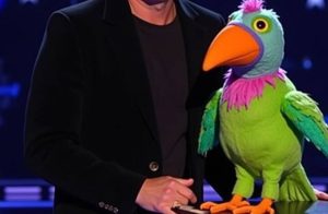 A Puppet and Performer Duo That Had the Audience in Stitches